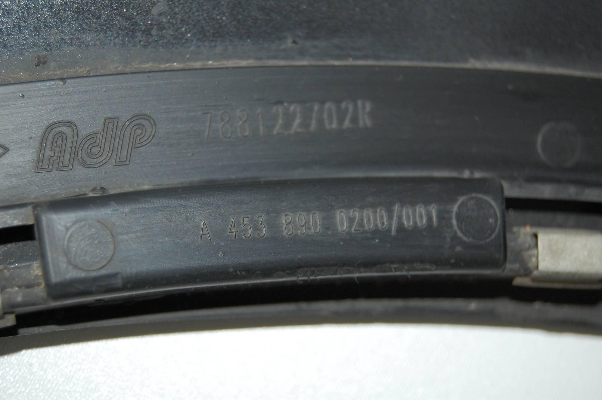 Купити Бампер задній (середня частина) A4538800040. 850228538R для ...